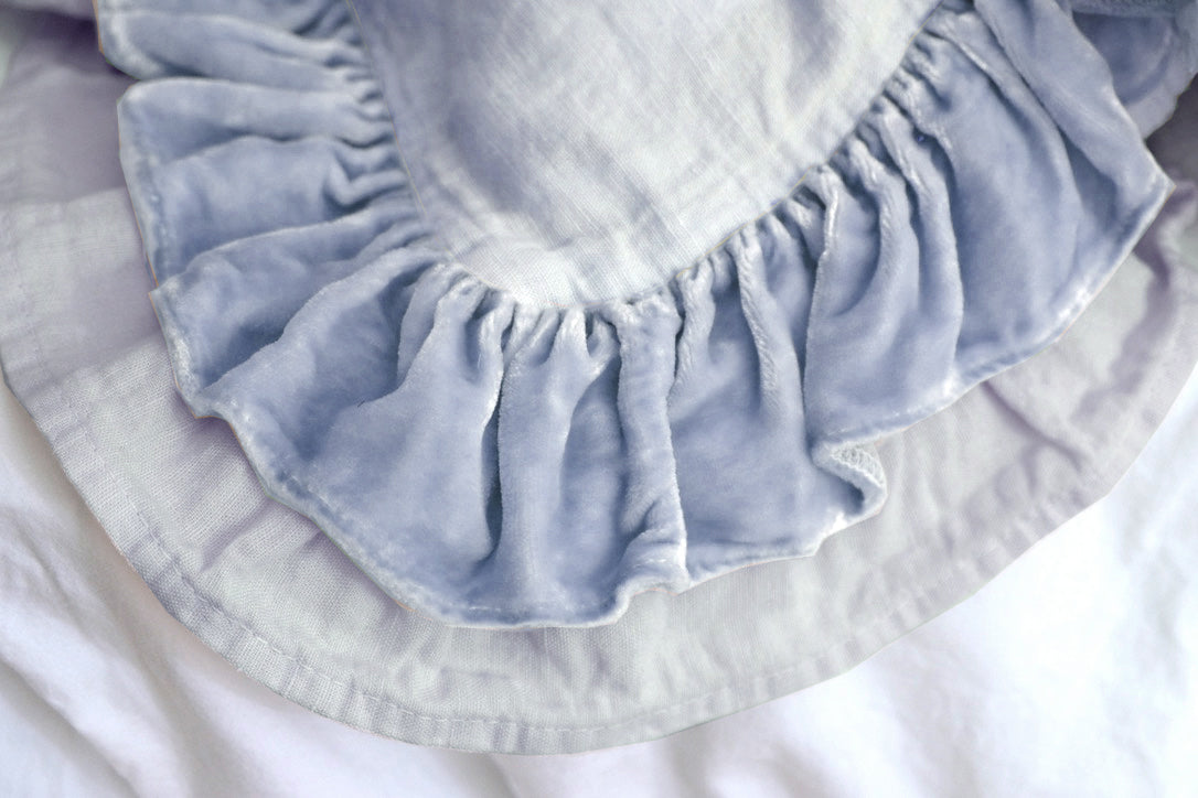 Montage Velvet Ruffle Linen Bed - Chambray – Linen Salvage Et Cie