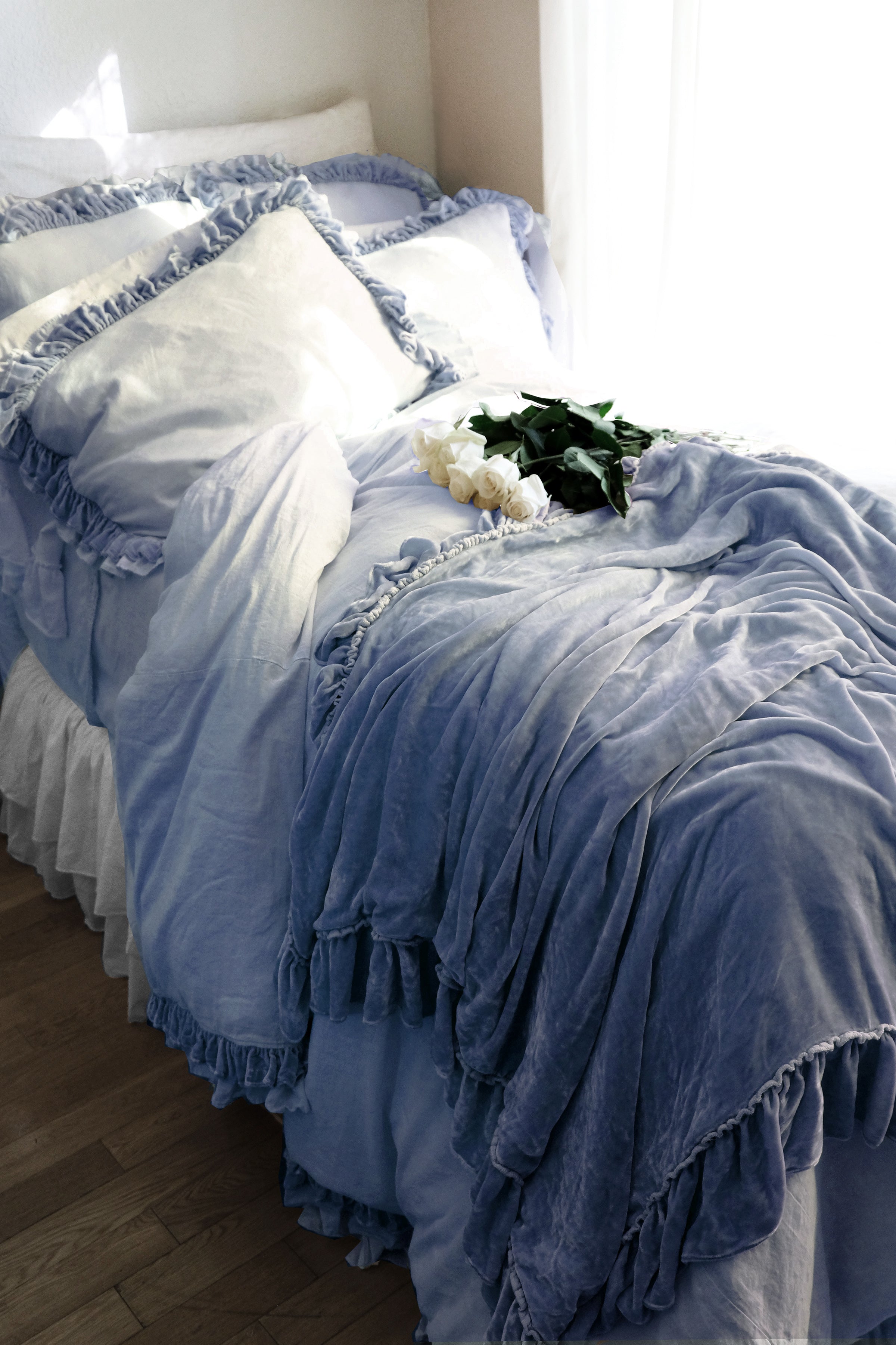 Montage Velvet Ruffle Linen Bed - Chambray – Linen Salvage Et Cie